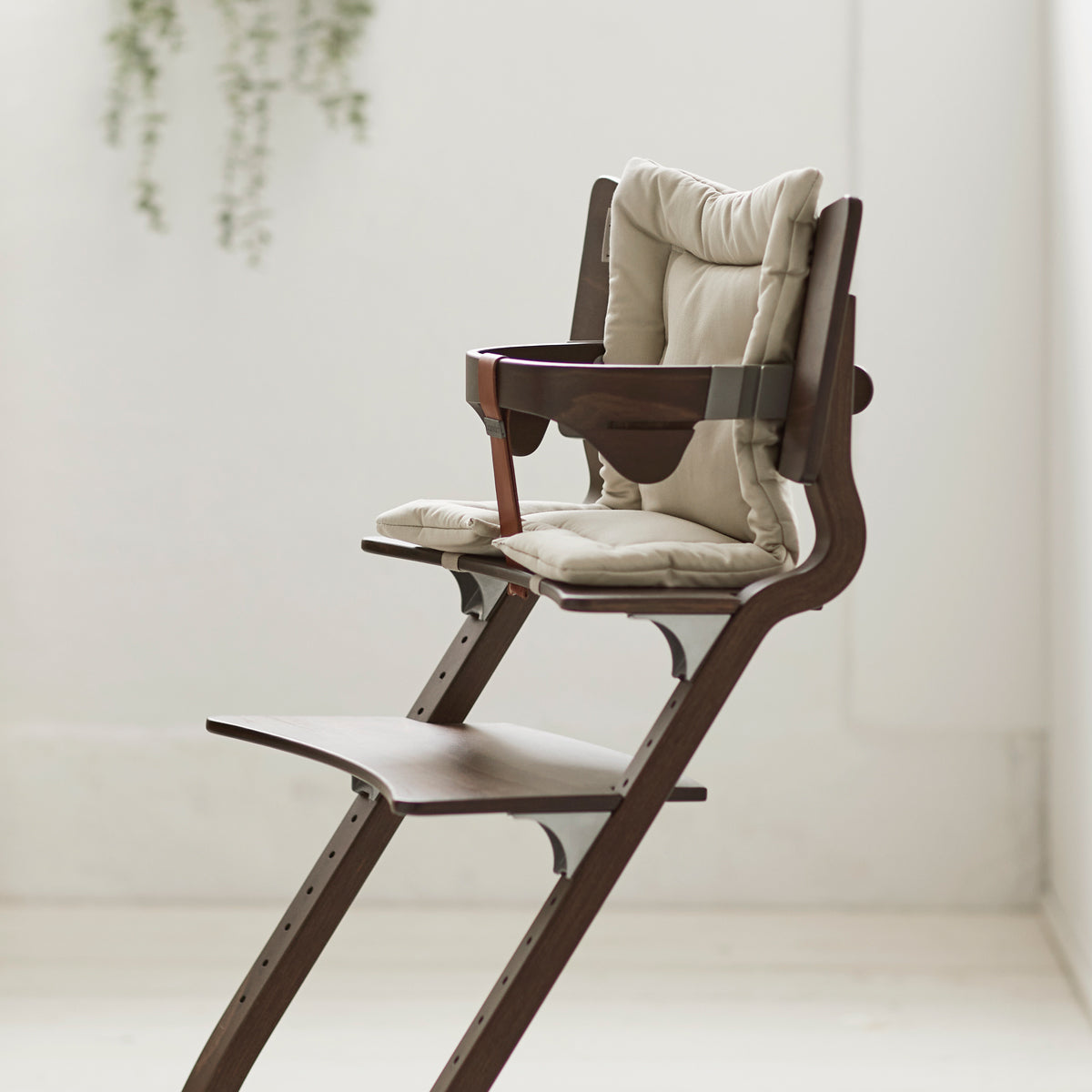 Shop the Classic High Chair Cushion by Leander | Urban Avenue